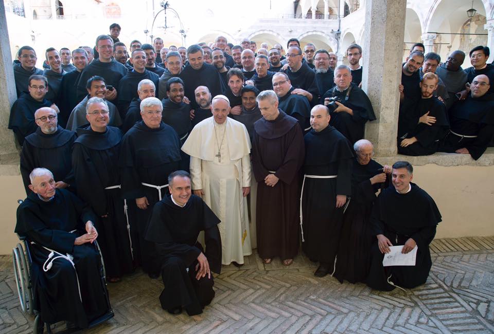 Il Papa ad Assisi con i frati - Vocazione Francescana